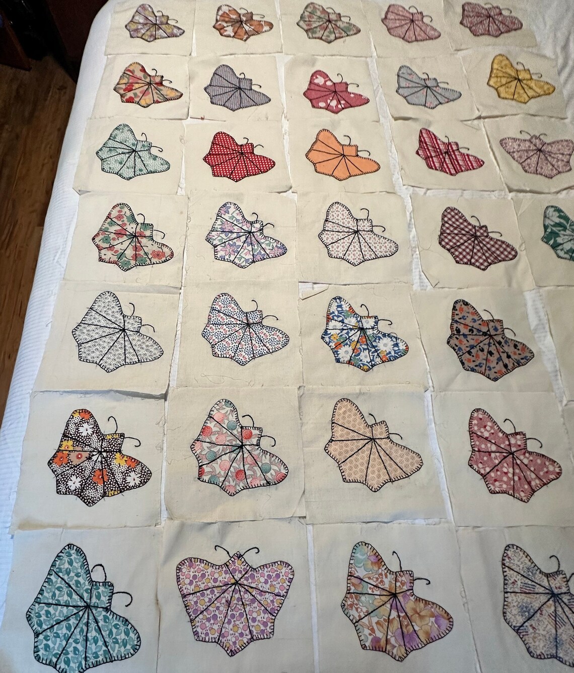 Vintage 1940s Moth Applique Quilt Squares 9" Lot of 35 Cotton Prints on ...