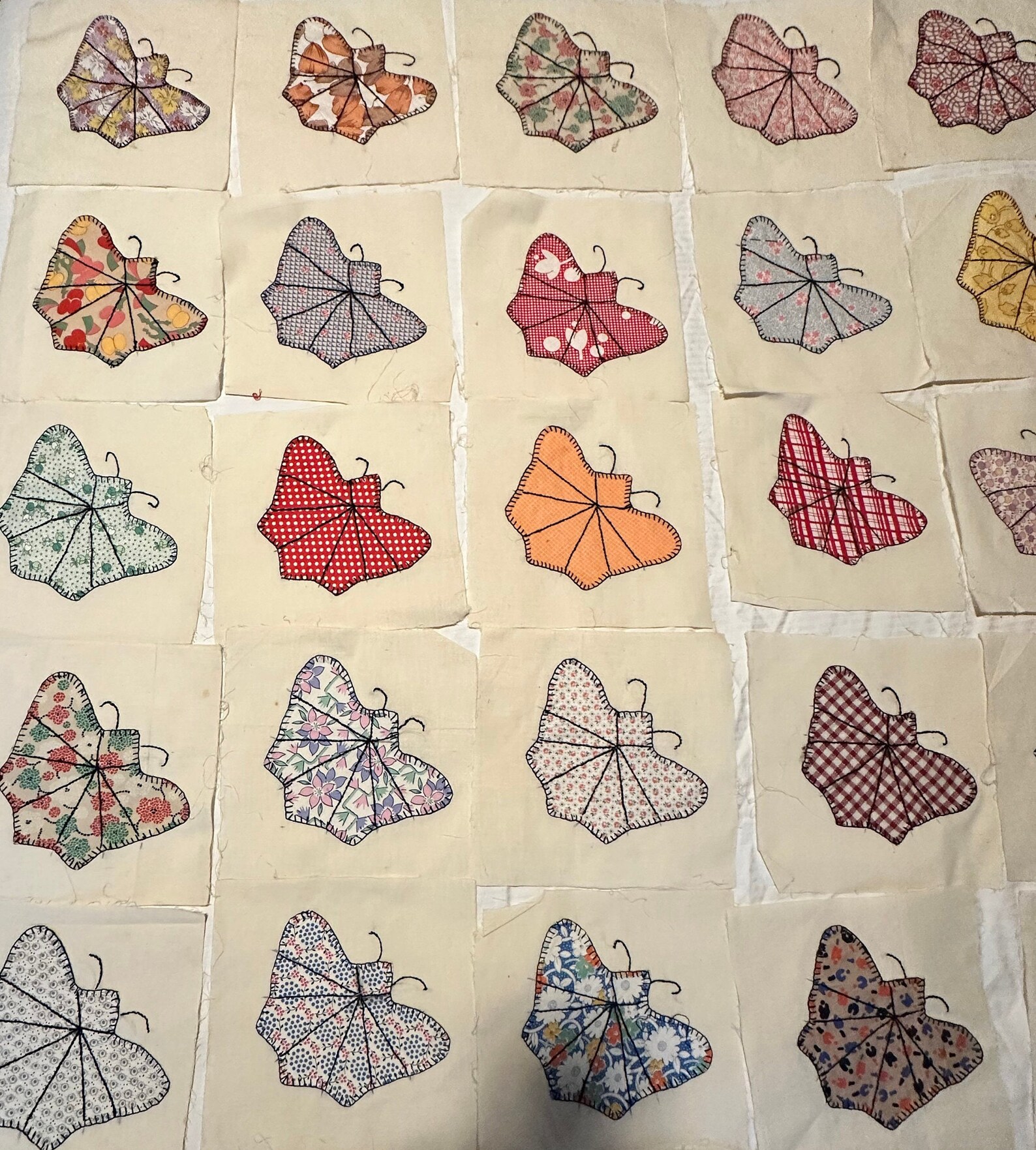 Vintage 1940s Moth Applique Quilt Squares 9" Lot of 35 Cotton Prints on ...