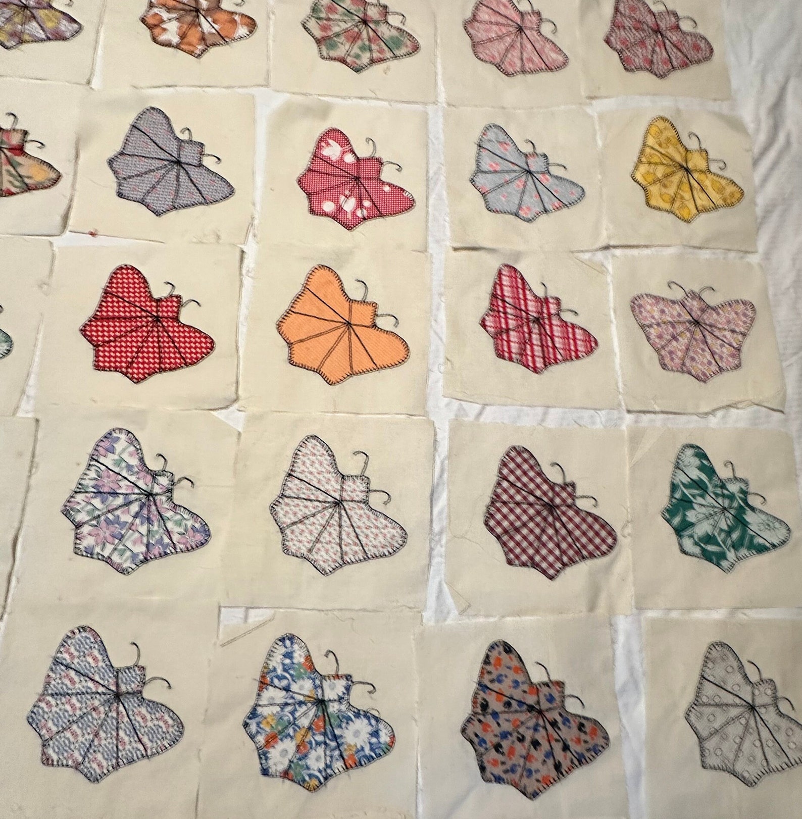 Vintage 1940s Moth Applique Quilt Squares 9" Lot of 35 Cotton Prints on ...