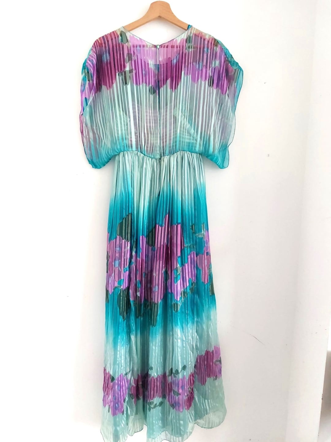 1970s Gradient Watercolour Metallic Thread Silk Overlay Cape Sleeve ...