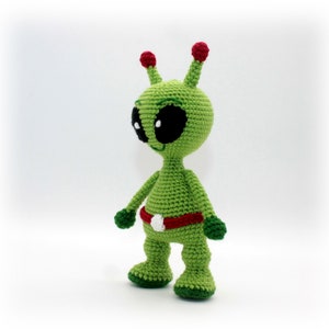 Crochet Pattern: Alien, Amigurumi Alien, Alien Stuffed Toy, Alien Doll ...