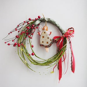 Little Angel Wreath, Wooden Angel Wreath, Red Berries and Angel Wreath ...