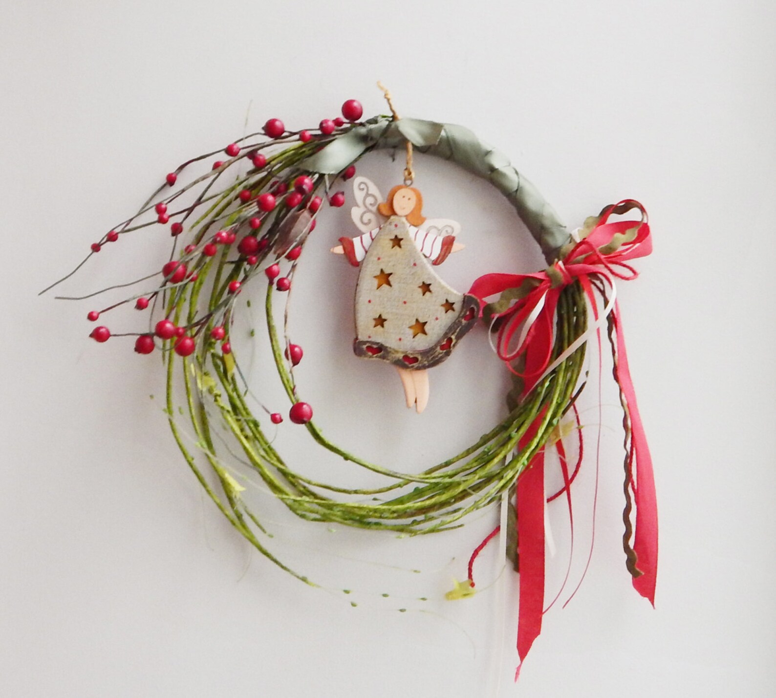 Little Angel Wreath Wooden Angel Wreath Red Berries and - Etsy