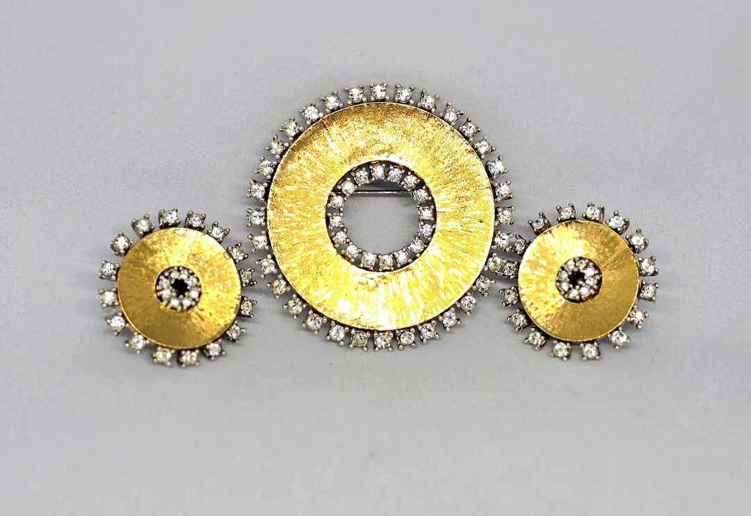 Vintage Boucher Signed Round Disc Gold and Crystal Rhinestone Brooch ...