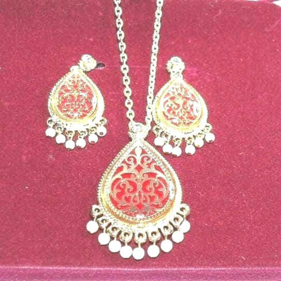 JBK Jackie Kennedy Red Enamel Jewelry Set: Gold-plated Pin Pendant and ...