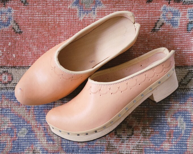 Wooden Leather Clogs // 70's Fashion. Bohemian. - Etsy