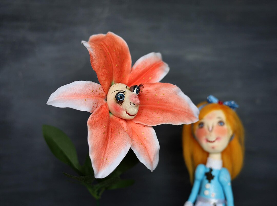 Wonderland Flower Lily, Talking Flower Lily From Alice in Wonderland ...