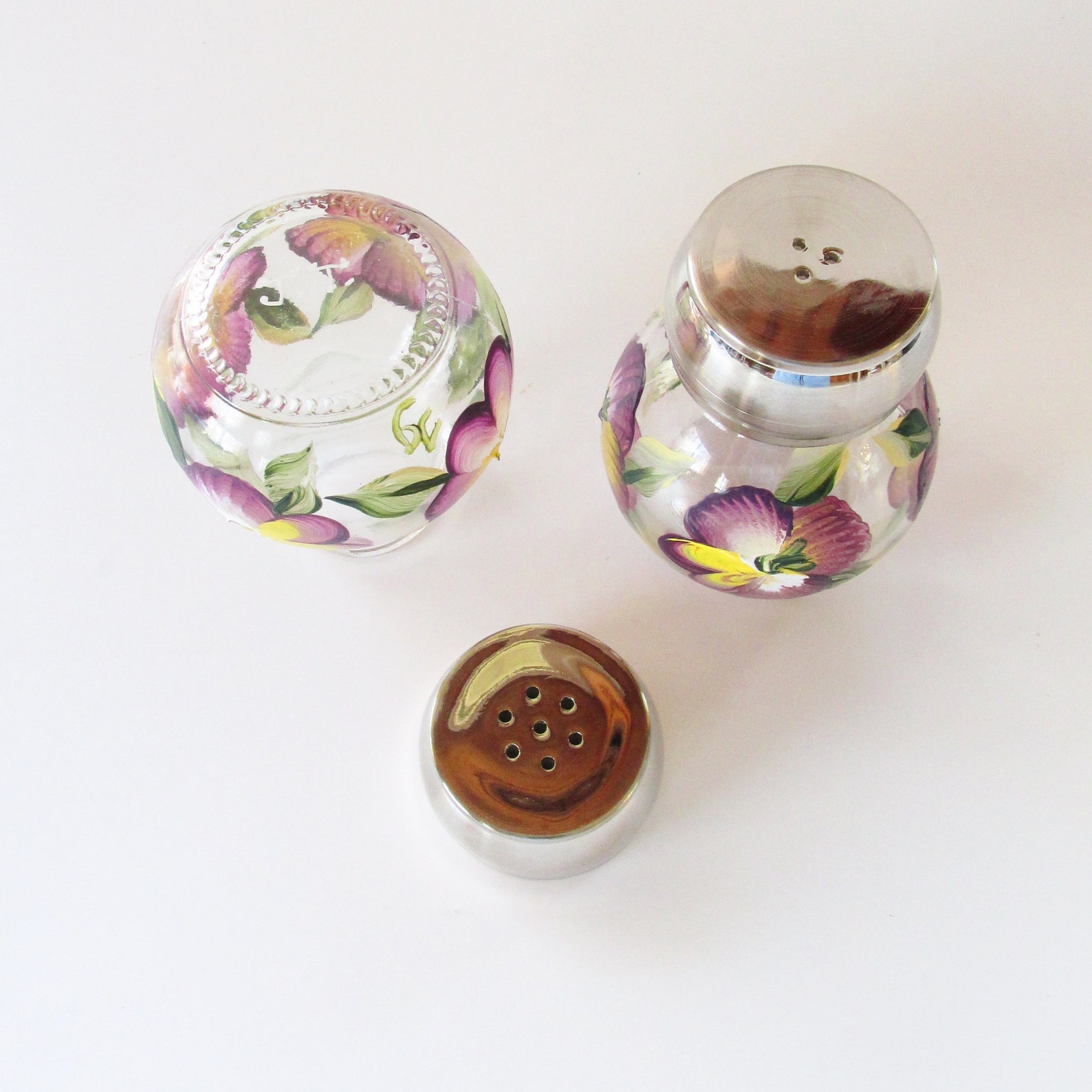 Purple Pansies Round Salt and Pepper Shakers Floral Kitchen - Etsy 日本