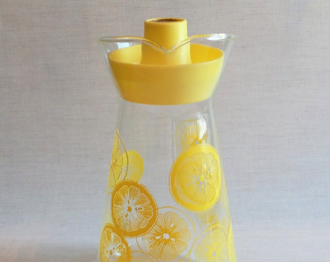 Vintage Pyrex Glass Juice Jug Carafe Decanter Yellow Citrus and Lid - Etsy