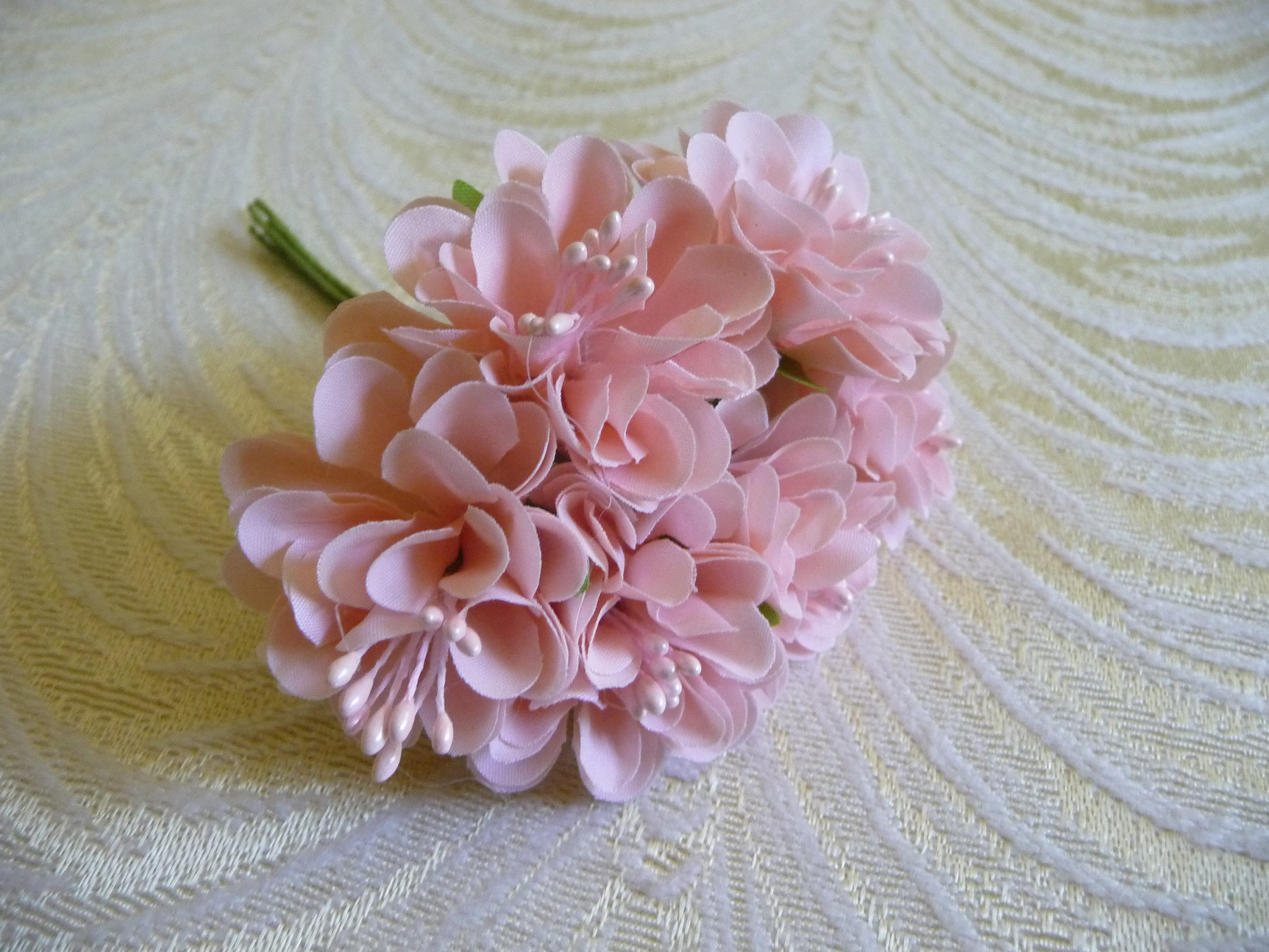 Small Peachy Pink Flowers Bunch of 6 Blossoms with Stamens for | Etsy
