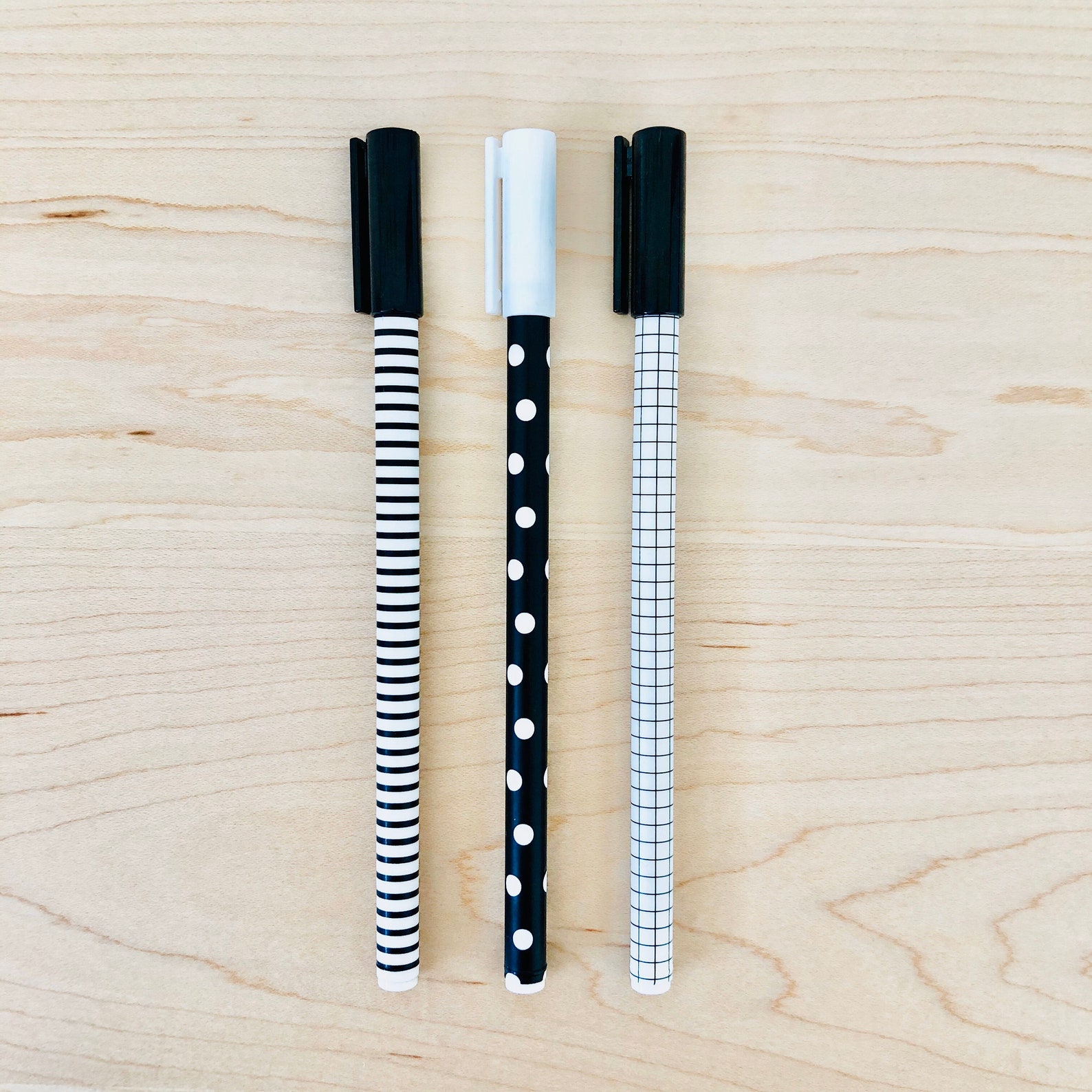 Black and White Gel Pens Set - Set of 3 - Polka Dots, Stripes, Grid ...