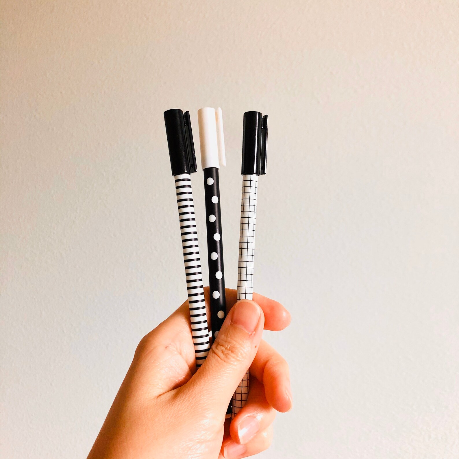 Black and White Gel Pens Set - Set of 3 - Polka Dots, Stripes, Grid ...