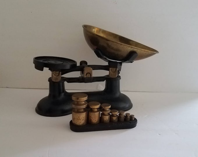 BEAUTIFUL Victor England Balance Scale With Brass Weights, Antique Cast ...