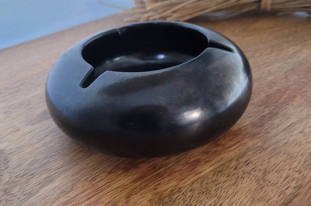 Vintage Atomic Black Ashtray ~ Retro Black Ceramic Satin Finish Ashtray ...