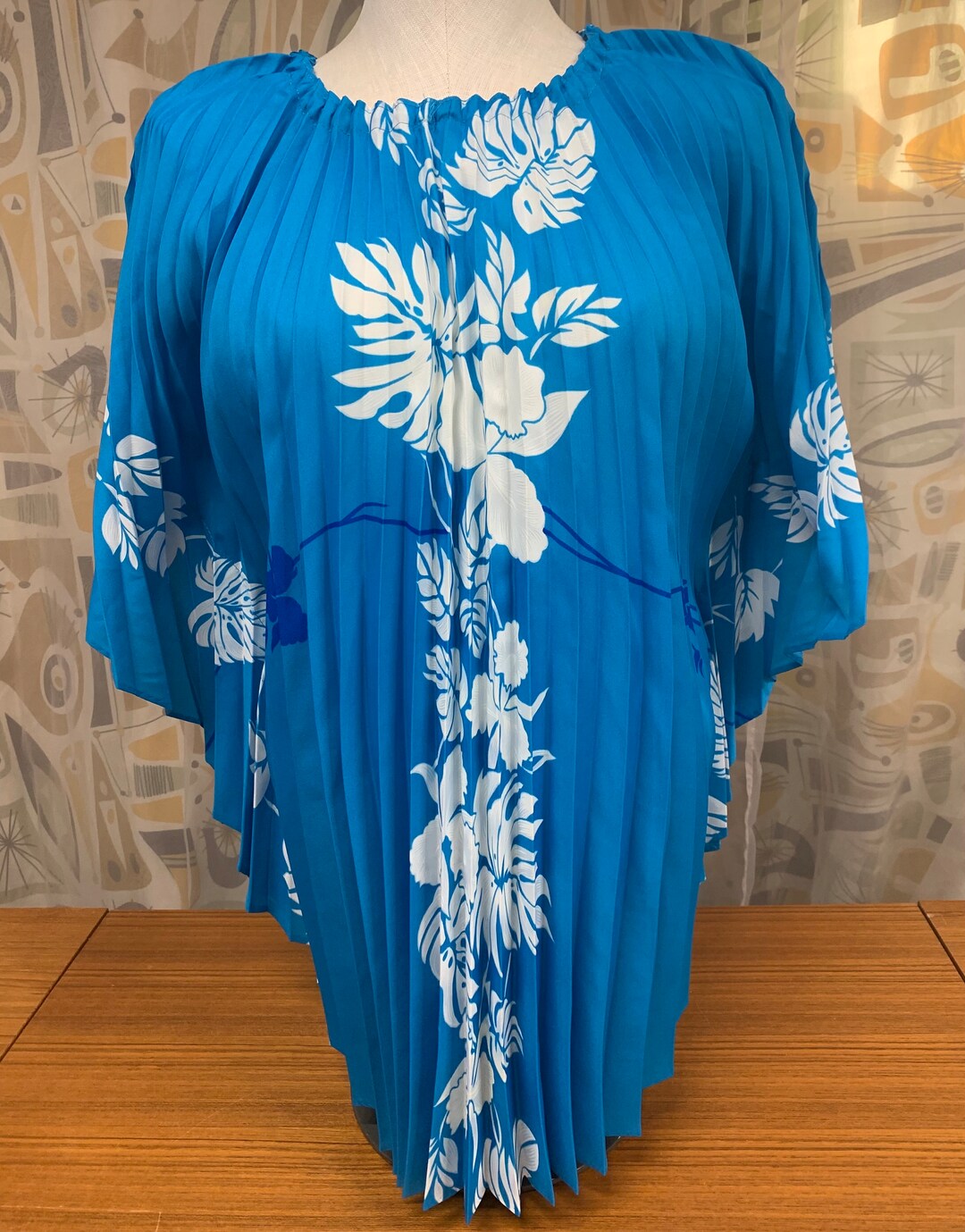 RESORT LINE Authentic Vintage Pleated Hawaiian Top Aqua White Blue ...