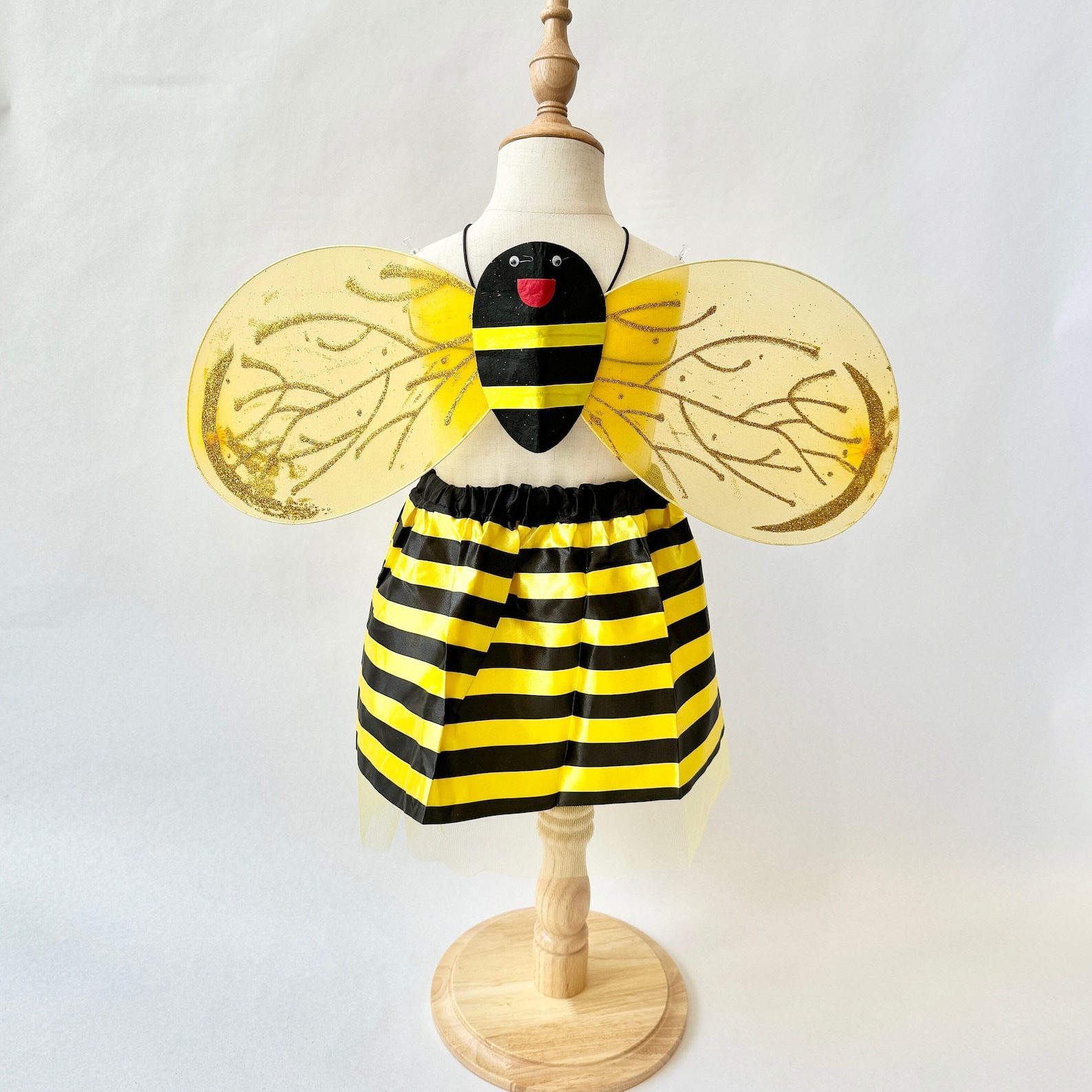 Buzzing Fairy: 4-piece Bee Costume Set for Girls With Wings, Tutu, Wand ...