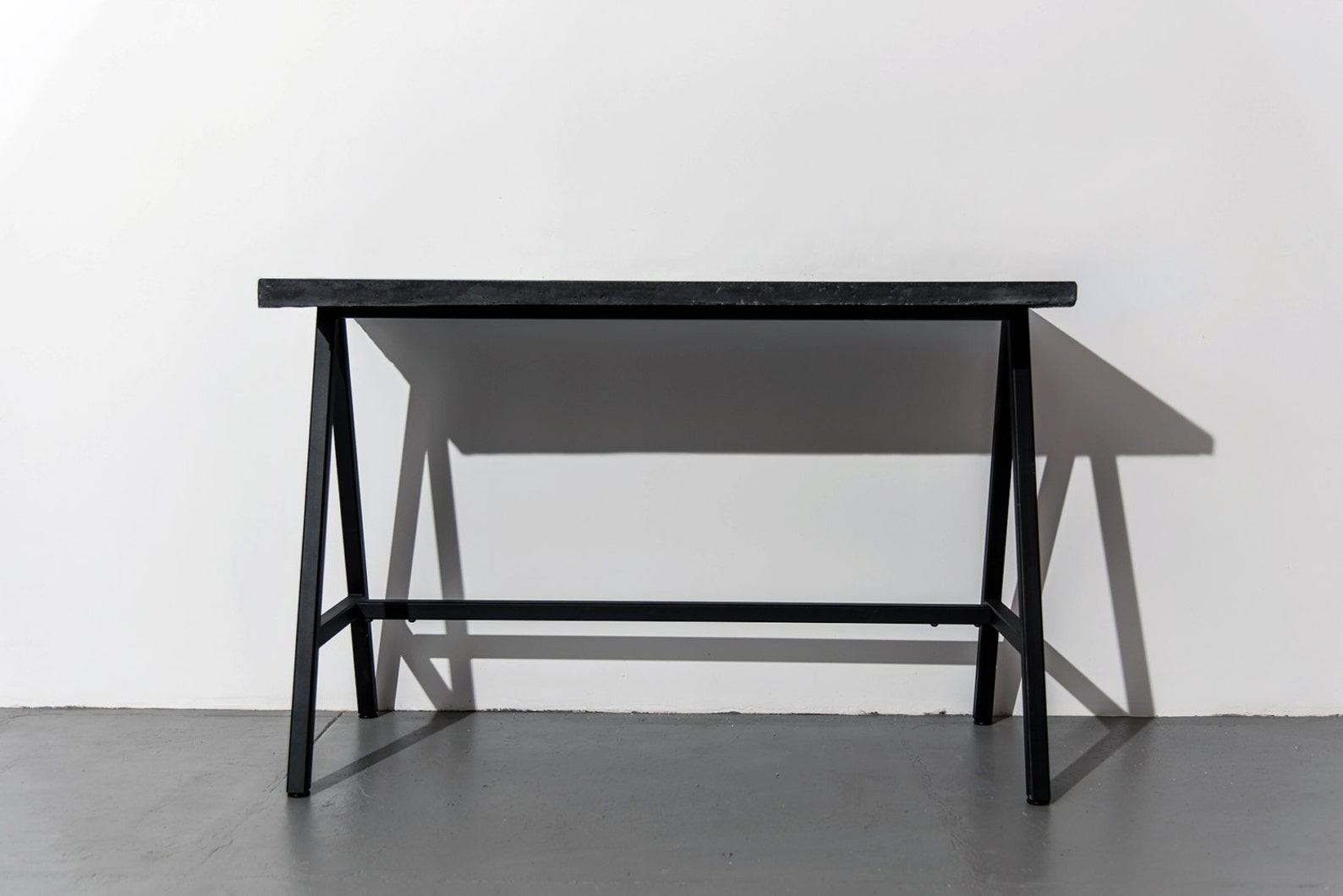 Modern Concrete Desk / Computer Desk Minimal. Minimalist Desk - Etsy
