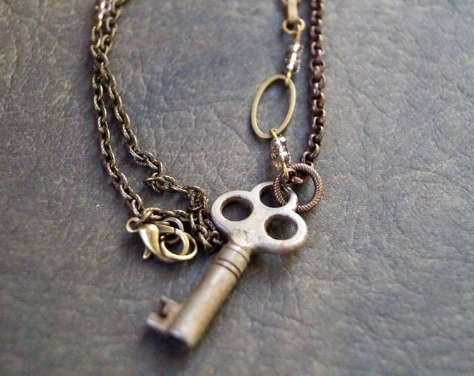 Simple Skeleton Key Necklace, Everyday Wear, Gift for Her - Etsy