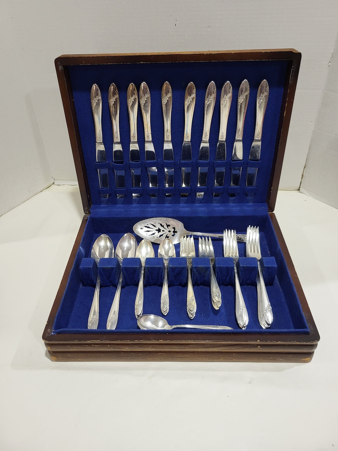 Vintage Tudor Plate Oneida Community "queen Bess Ii" Silver Plate ...