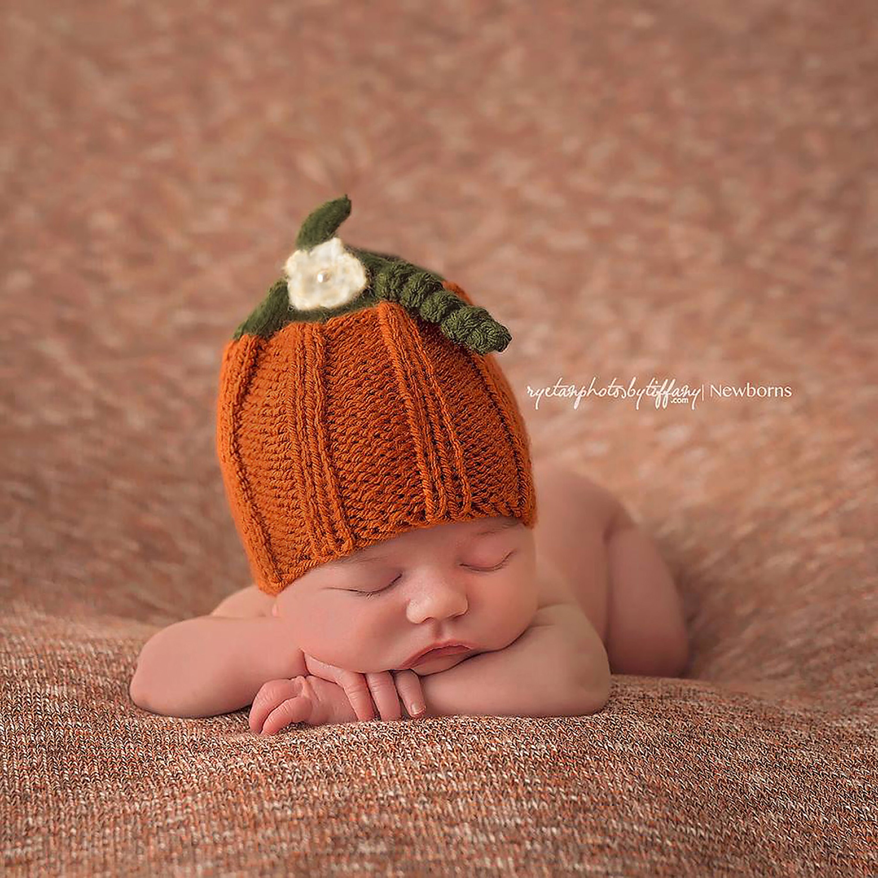 Newborn Knit Pumpkin Hat With Flower / Knitted Pumpkin Baby Hat / Photo ...