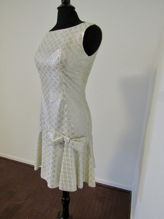 Ultra Mod 1960s Curve-hugging, Metallic Silver Diamon… - Gem