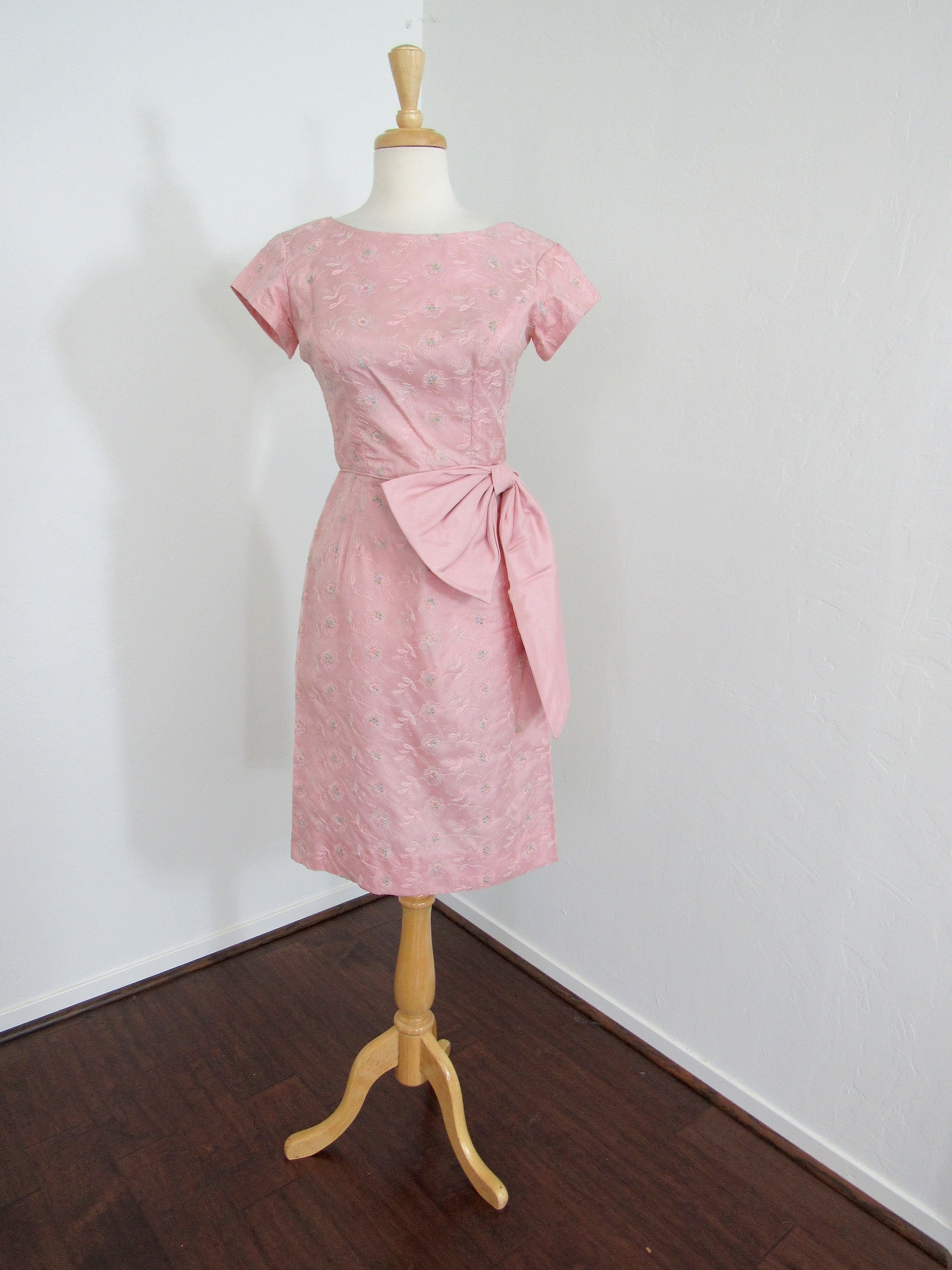 Lovely 1950s Embroidered Pink Organdy Wiggle Dress With Sash Detail at ...