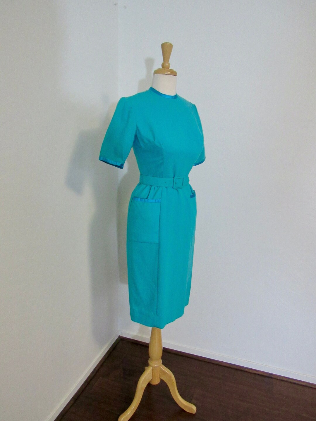 Classic, Smart, Curve-hugging, 1950s Turquoise Wiggle Dress With Big ...