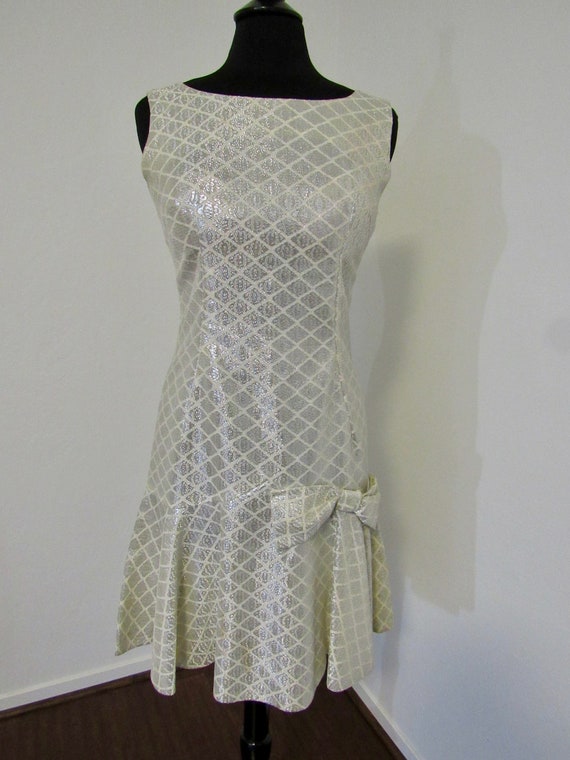 Ultra Mod 1960s Curve-hugging, Metallic Silver Diamon… - Gem