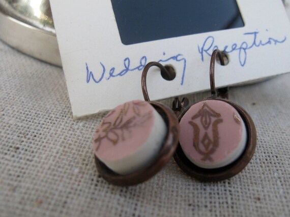 Items similar to Wedding reception cake frosting earrings on Etsy