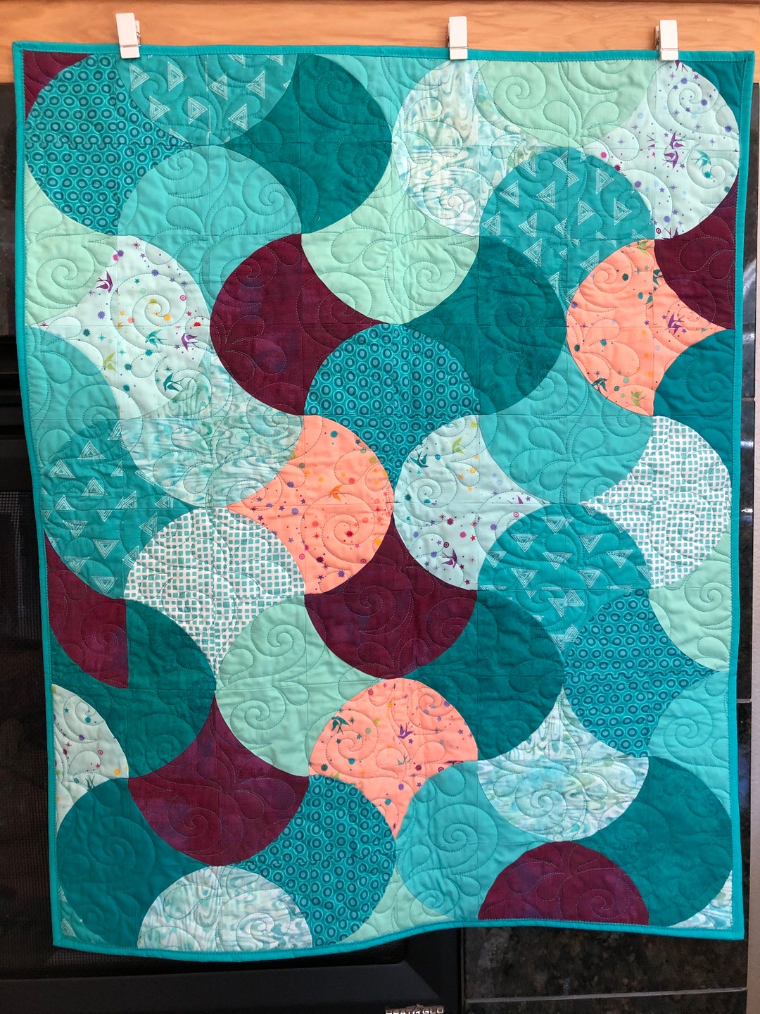 Wall Hanging Quilt 28” X 35" - Clam Shell Quilt - Curvy Wall Hanging ...