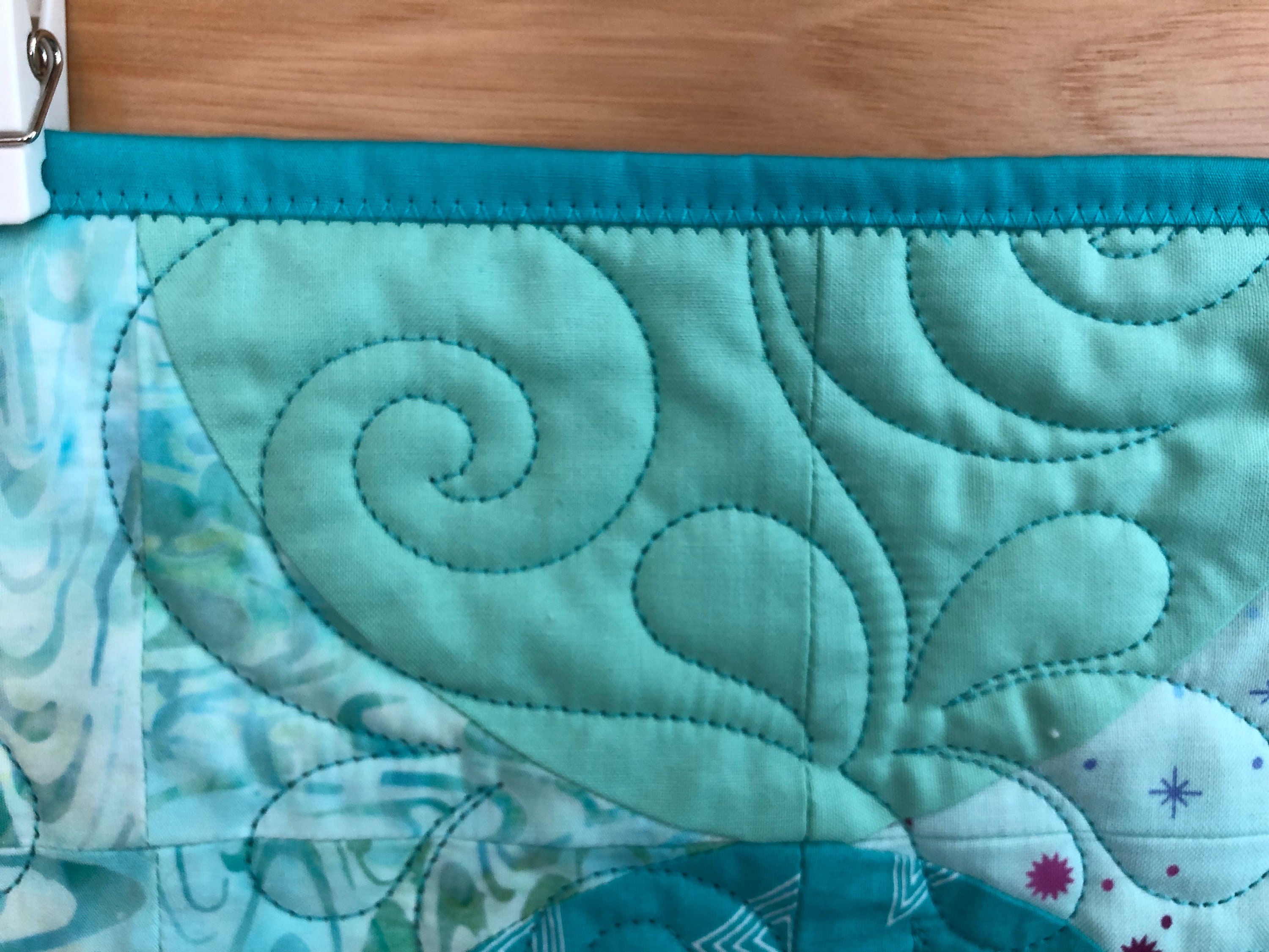 Wall Hanging Quilt 28 X 35 Clam Shell Quilt Curvy - Etsy