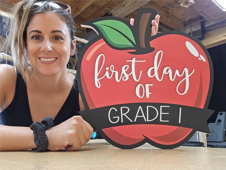First Day of School Sign: Reusable Apple Chalkboard, Photo Prop - Etsy