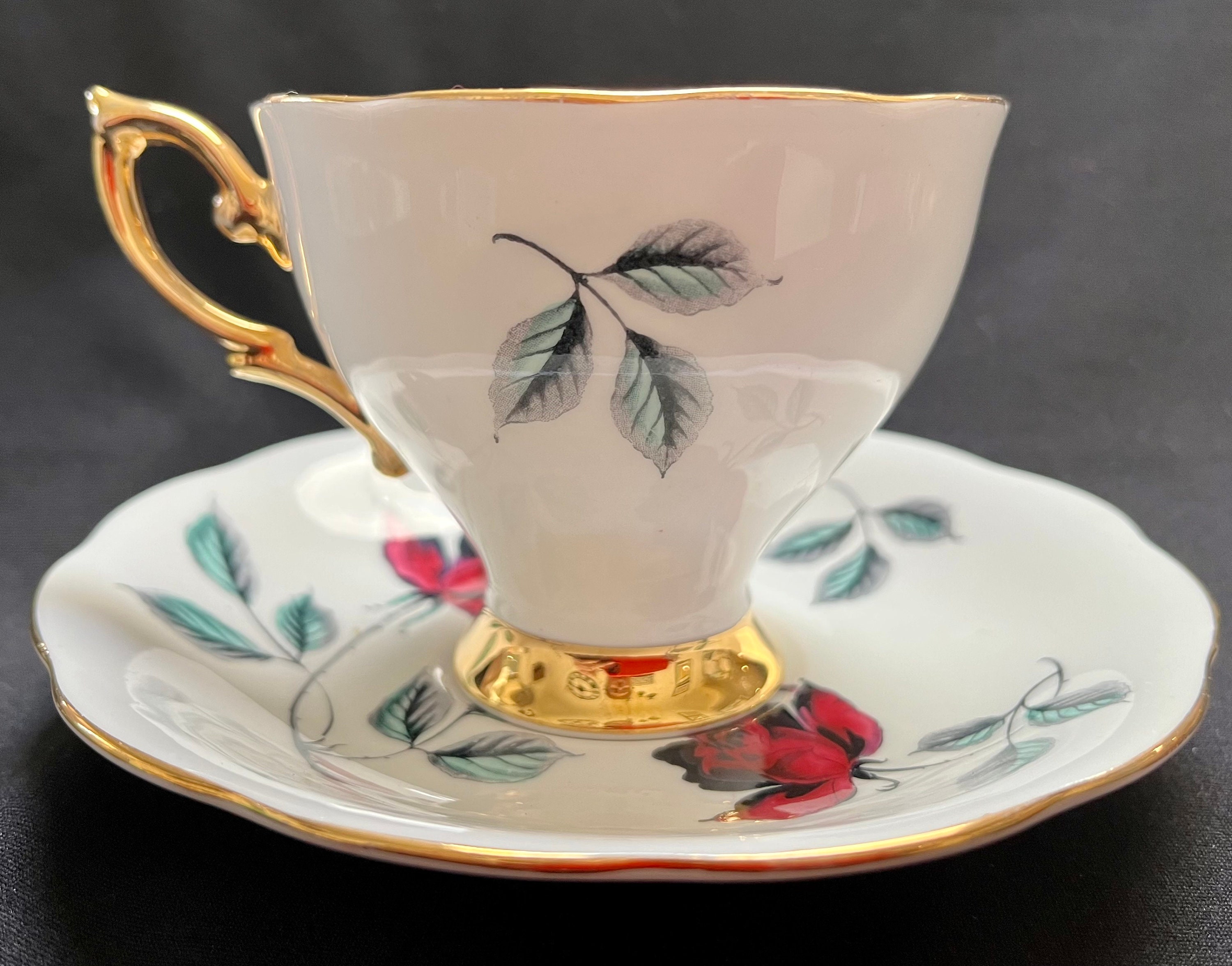 Royal Standard "temptation" Teacup and Saucer. Pattern #2054 - Deep Red ...