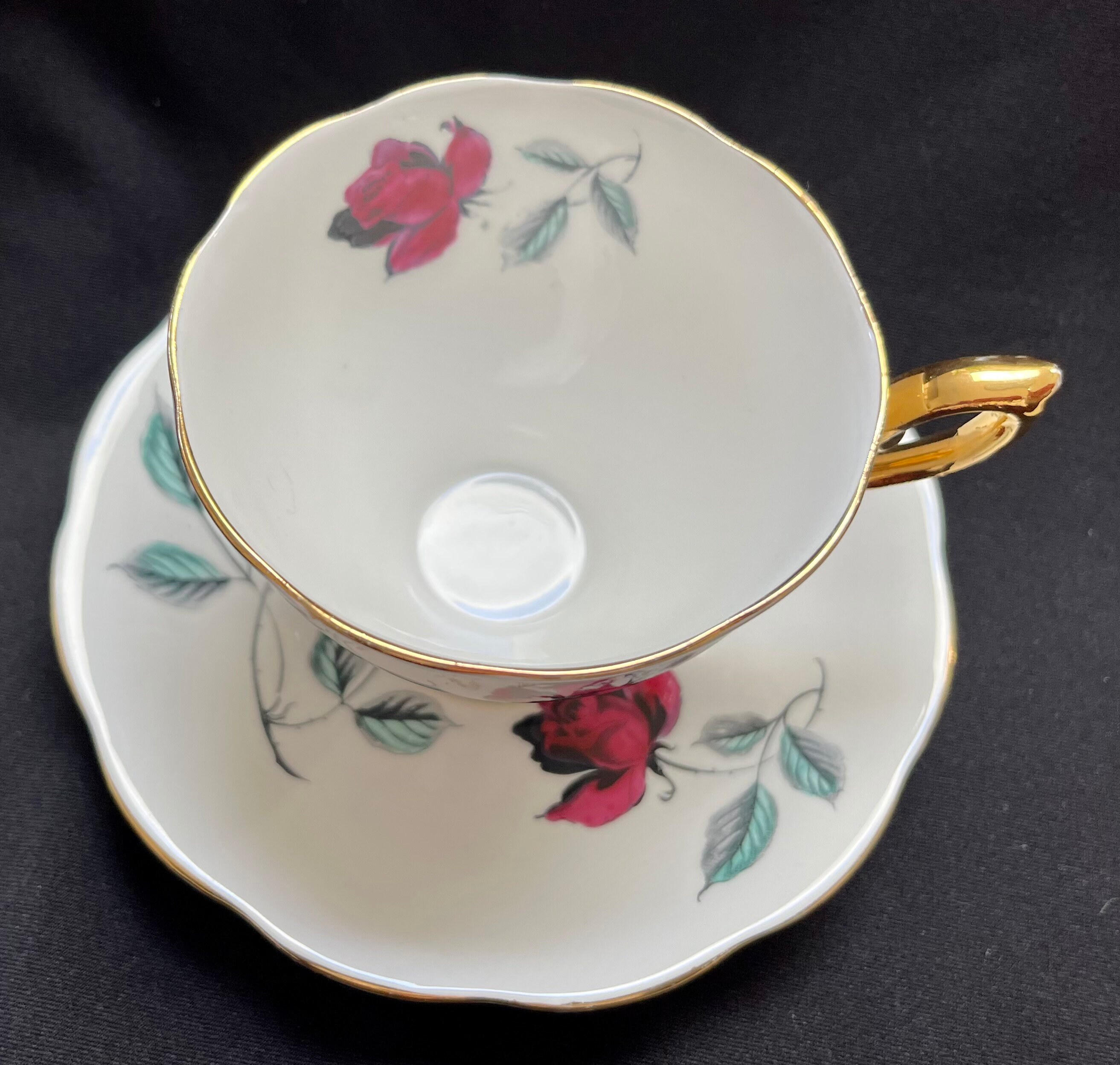 Royal Standard "temptation" Teacup and Saucer. Pattern #2054 - Deep Red ...