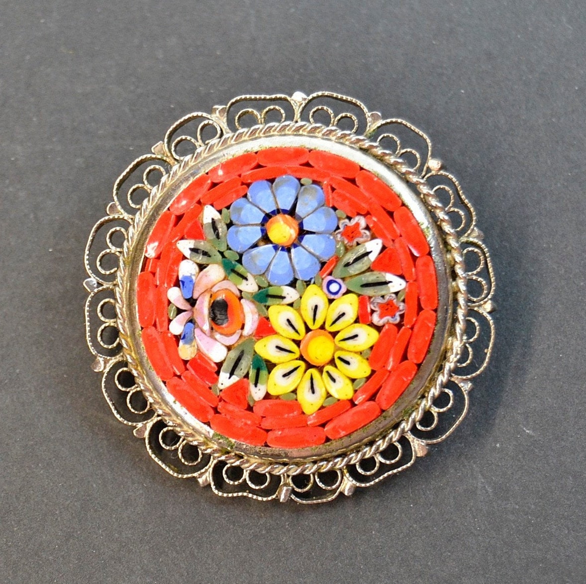 Beautiful round vintage micro mosaic brooch / Micromosaic | Etsy