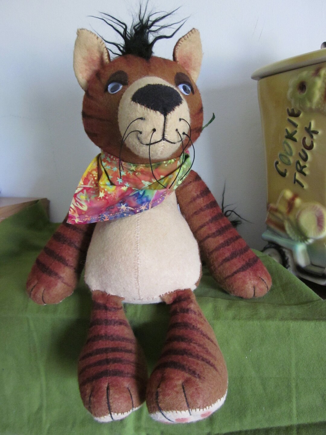 Felt Tiger: Tip the Hip Tiger - Etsy