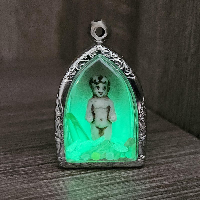 Glow in the Dark Locket - Etsy