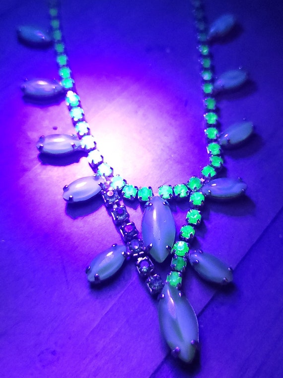 Uranium glass rhinestone necklace vintage jewelry gre… - Gem