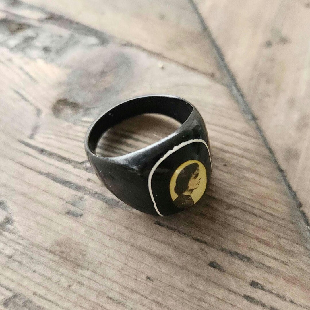 RARE 1930s Celluloid Prison Ring Mourning Ring Folk Art Lovers Ring ...