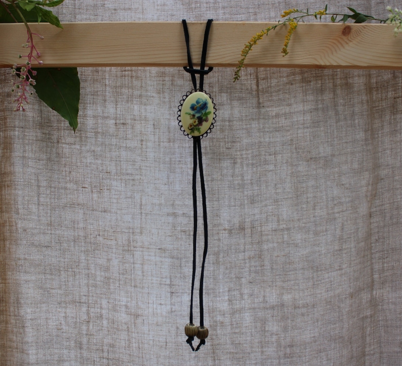 Vintage Floral Cameo Bolo Tie - Etsy