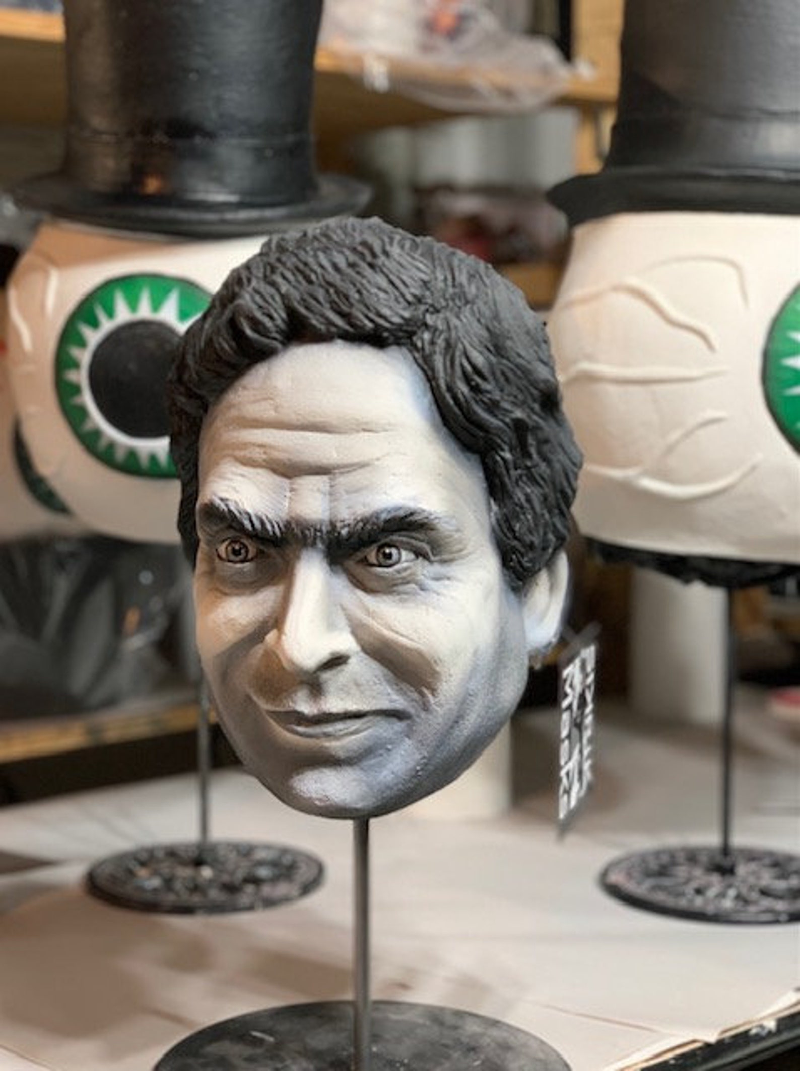 Ted Bundy Latex Mask B/N variación - Etsy México