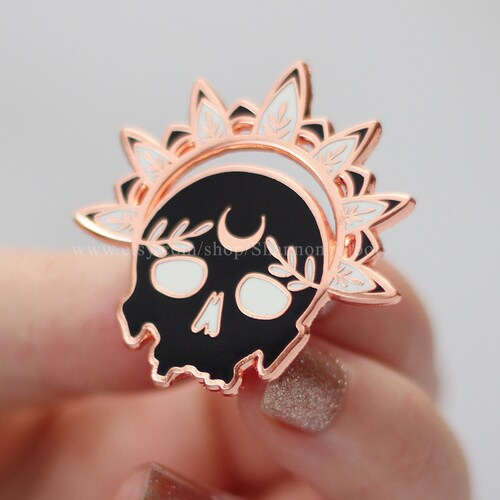 Memento Mori Enamel Pin Skull Pin Crown Pin Tattoo Pin Etsy