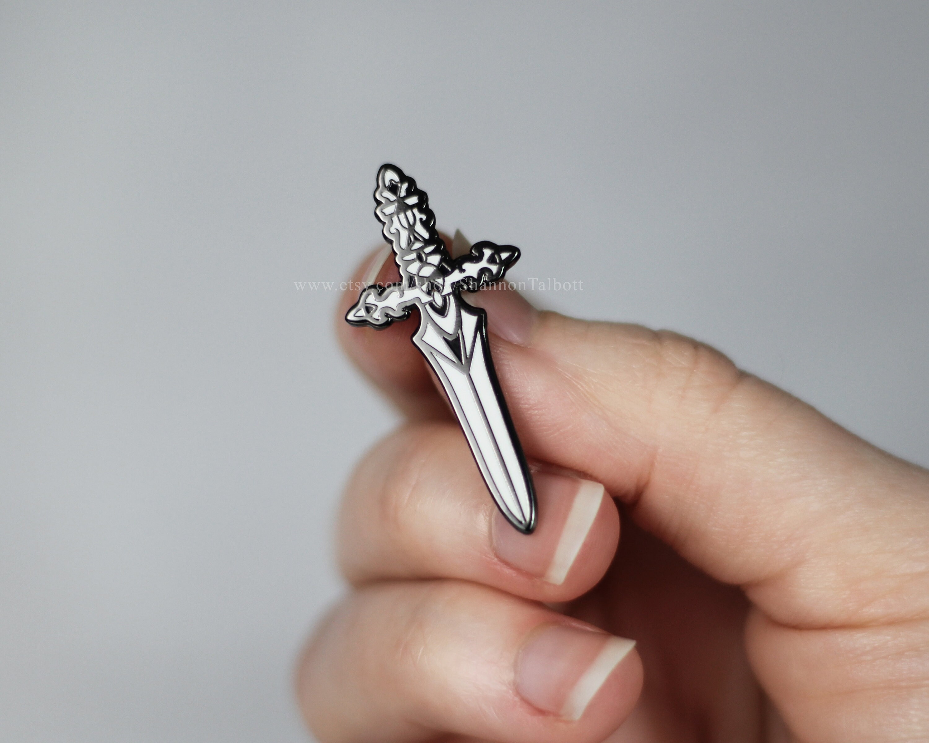 Dagger Enamel Pin Warrior Pin Sword Pin Fantasy Pin Gothic - Etsy