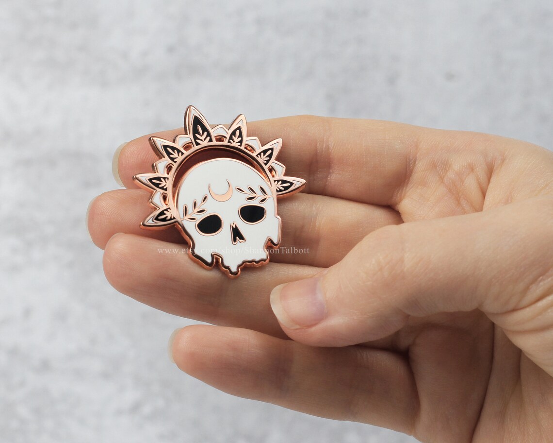 Memento Mori Enamel Pin Skull Pin Crown Pin Tattoo Pin Etsy