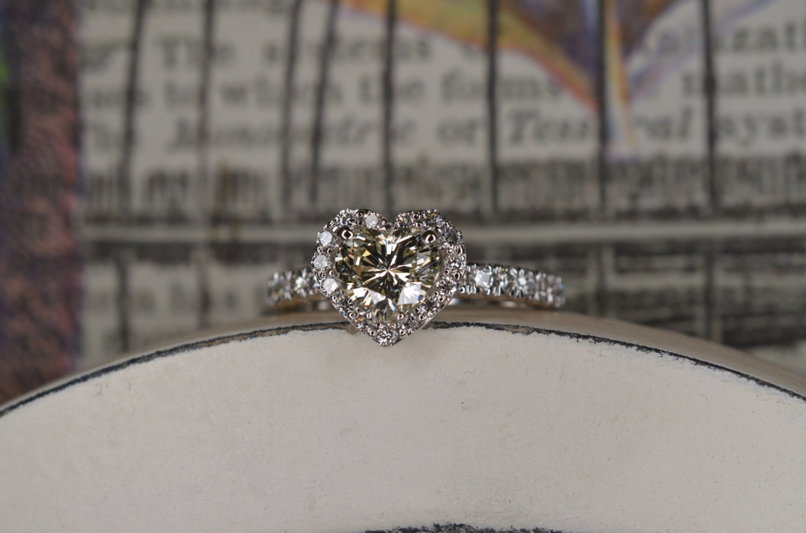 Heart-shaped Diamond Engagement Ring and Wedding Band Set (18K White ...
