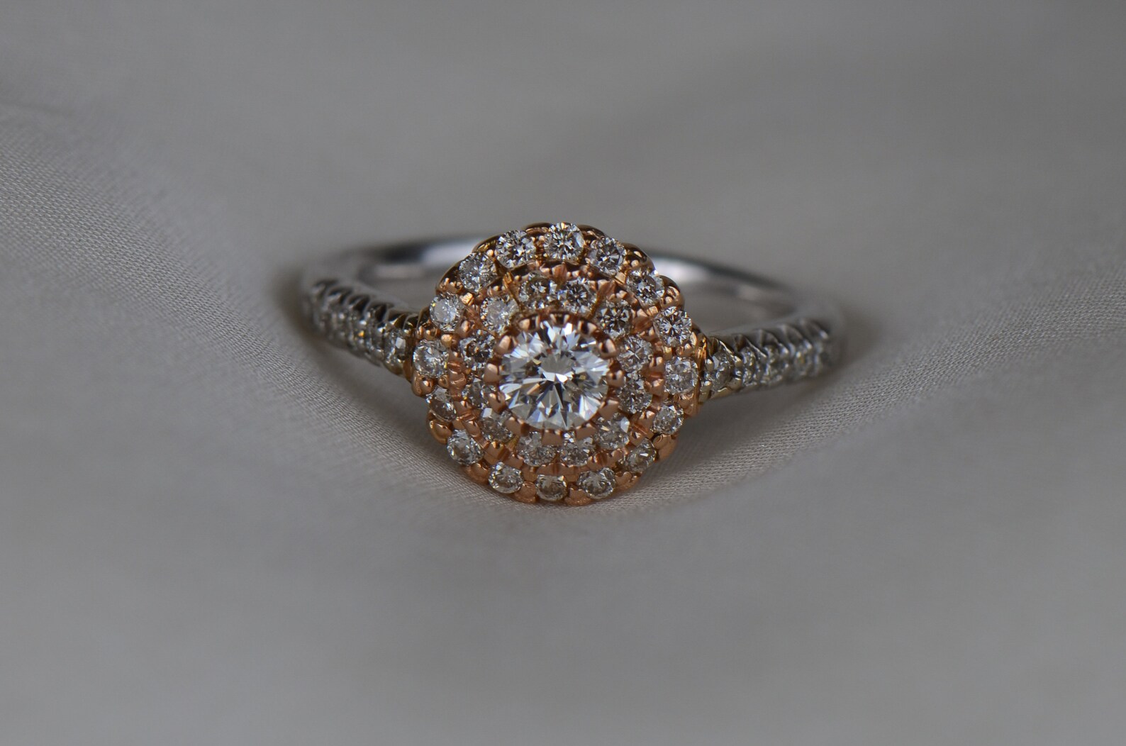 Cluster Setting Diamond Engagement Ring and Wedding Band Set - Etsy