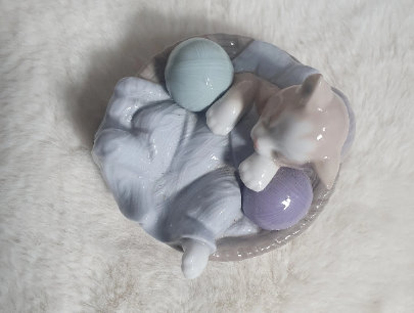 Lladró Figurine, NAO Cat in Basket With Wool and Blanket #1407, NAO ...