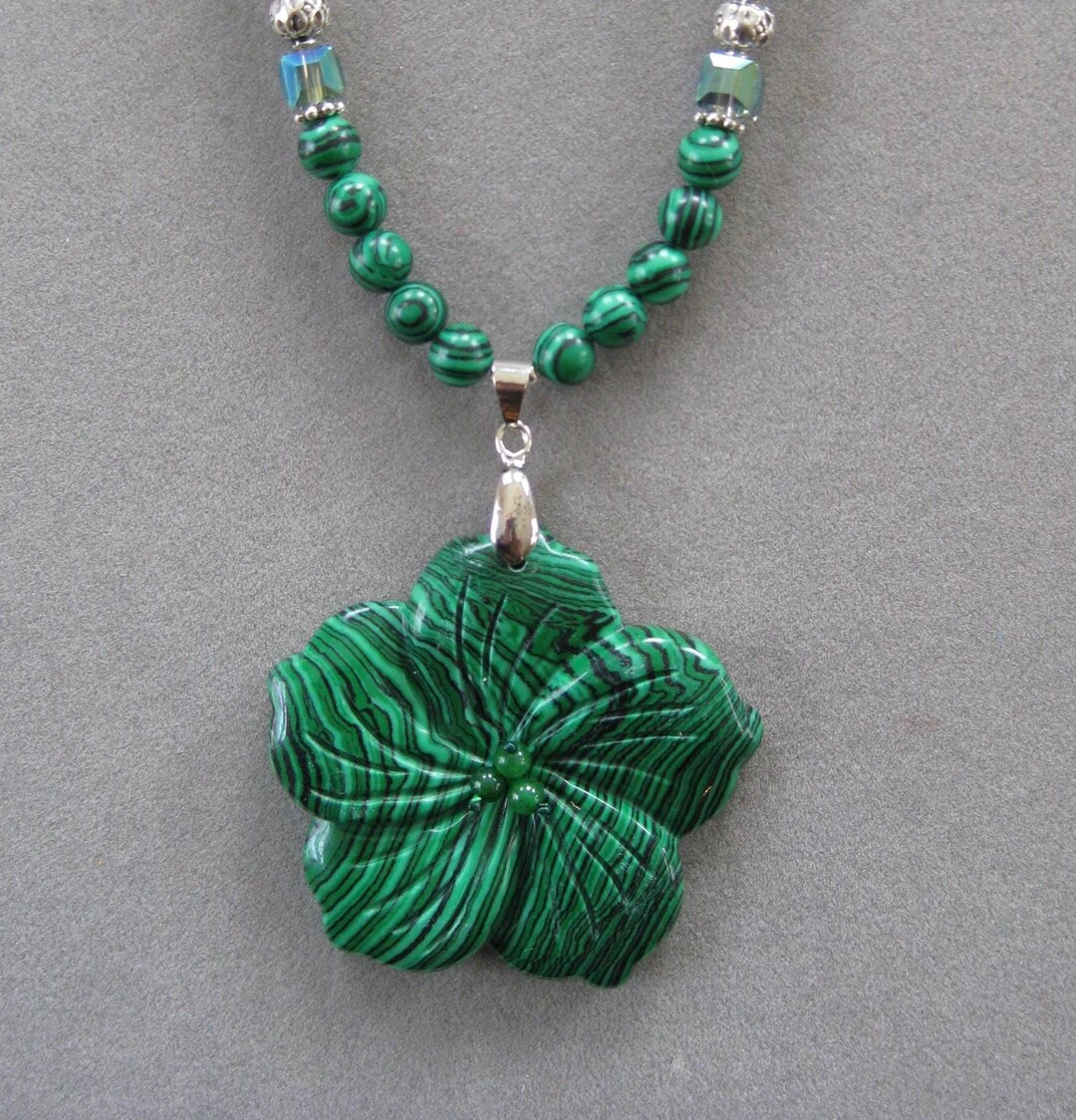 Pretty Green Hand Carved Malachite Flower Pendant Necklace With ...