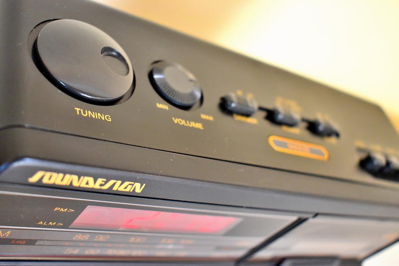 Matte Black Soundesign Model 3827 BLK AM FM Digital Alarm Clock Radio ...