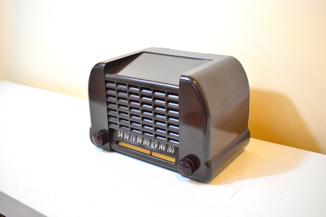 1940s Bakelite AM Radio: Gloss Brown Vacuum Tube Tabletop Radio - Etsy